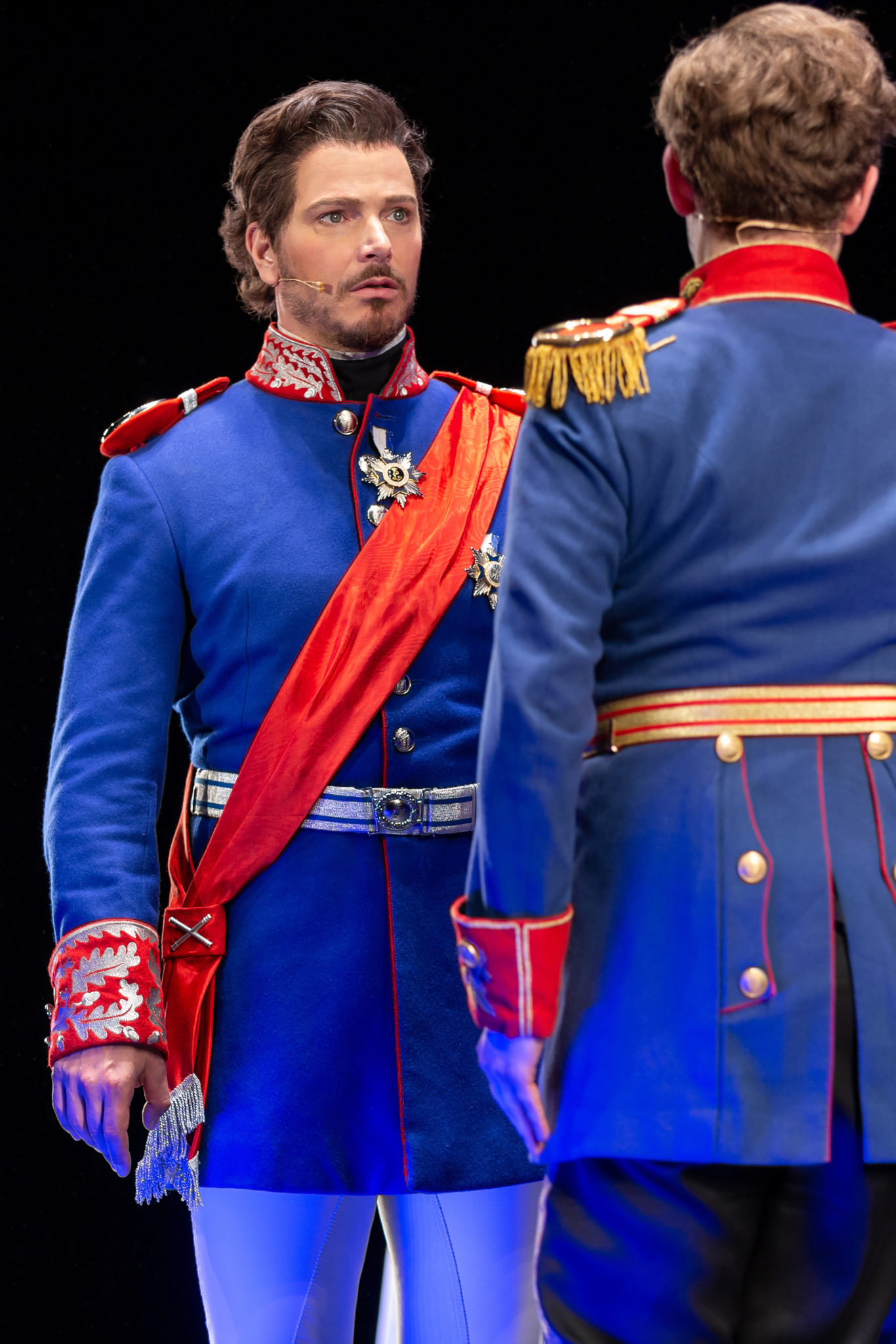 Musical-Star Jan Ammann erobert „Unter uns“ als Chris Weigel ...