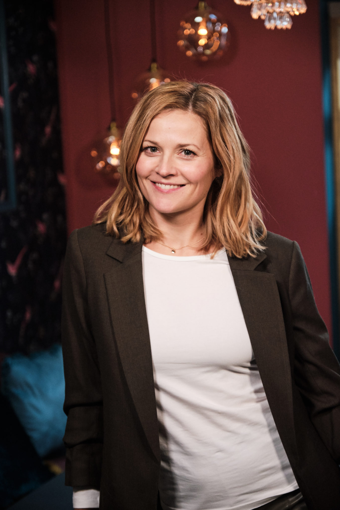 Nina Weisz spielte Corinna Weigel † – Offizieller „Unter uns“-Fanclub